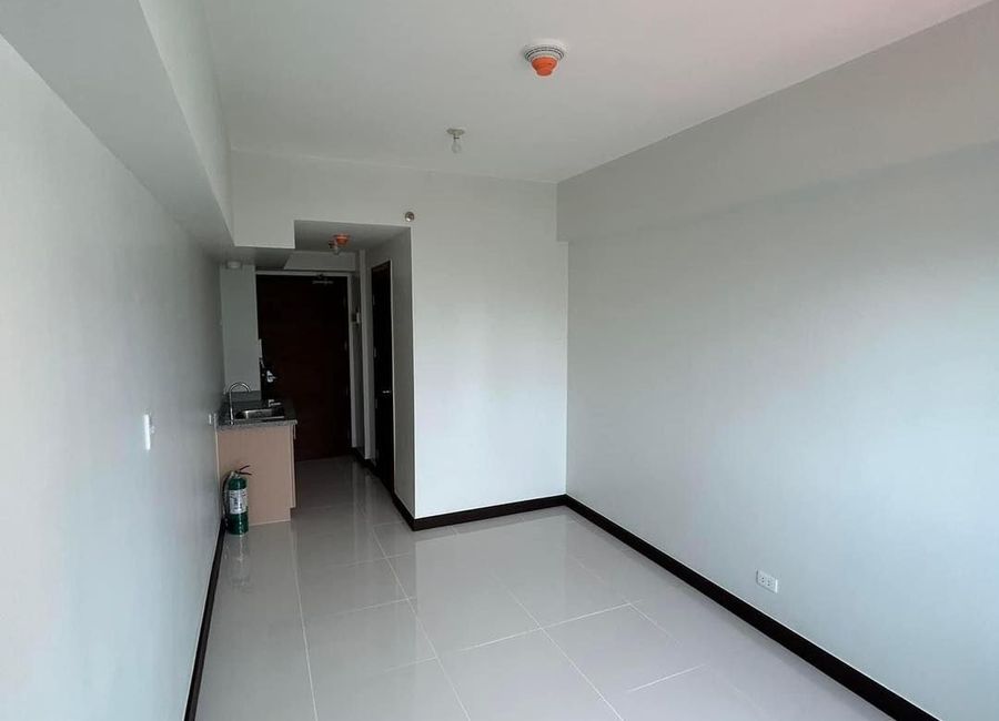 For rent condo bare and furnished condo in Quantum Residences Buendia ...