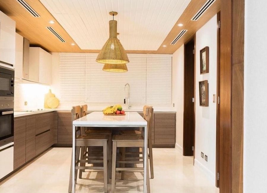 FOR SALE Fully Furnished Unit located at Two Roxas Triangle, Brgy. Bel ...