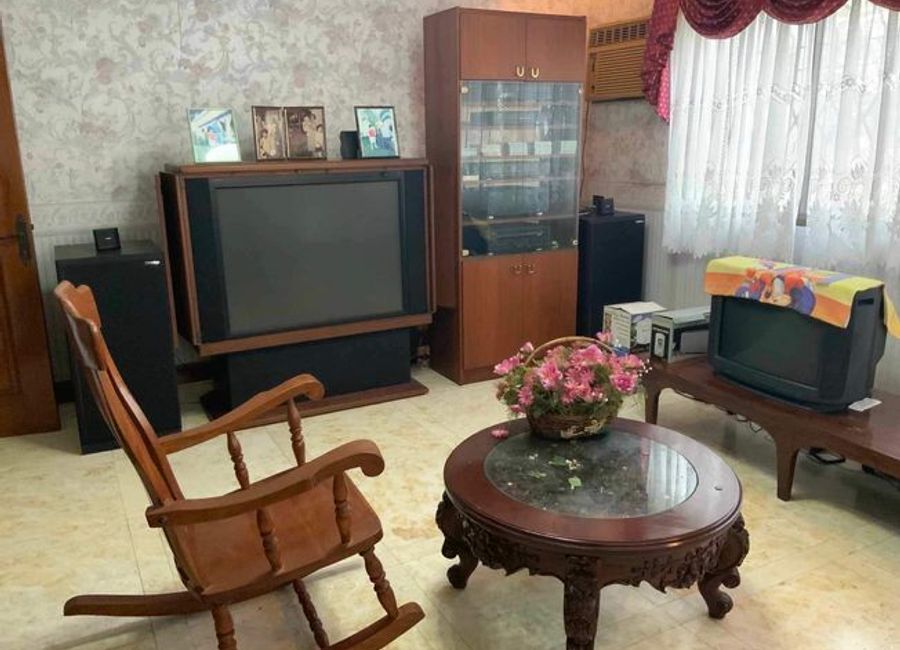 Large house atop Makiling Heights Subdivision | Lamudi.com.ph