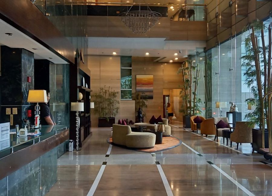 FOR SALE: 2BR AT fORBES tOWER cONDOMINIUM | Lamudi.com.ph