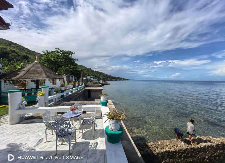 FR/FS 7BR Beach House 1000sqm SeaView Resort Vacation Home Catmon Cebu ...