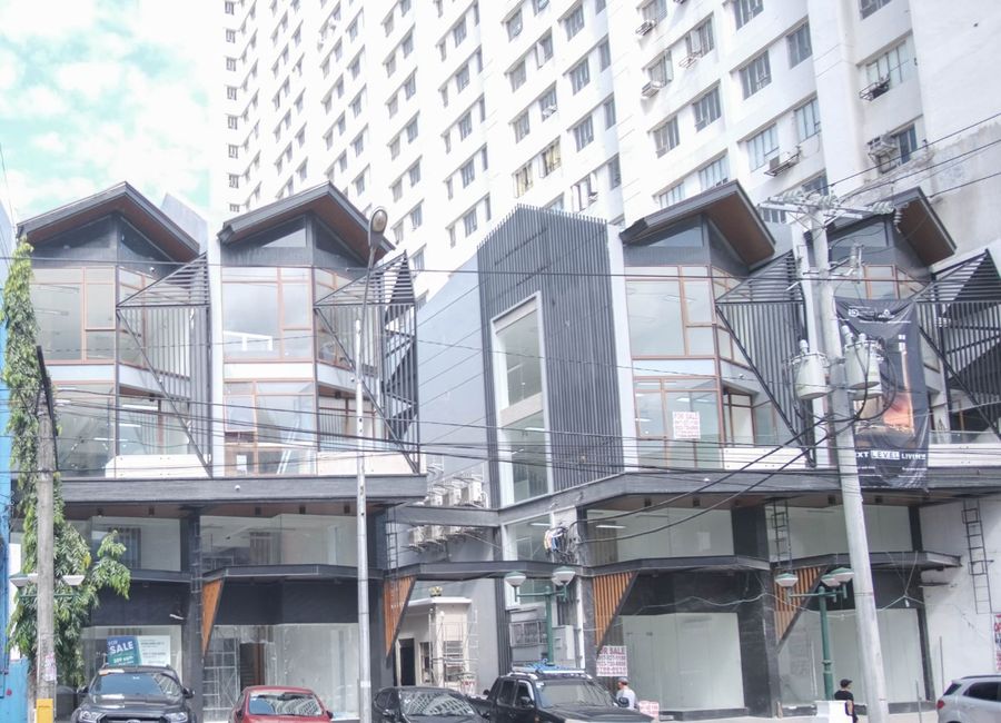 Tomas Morato Commercial Unit For Sale in Tomas Morato, Quezon City ...