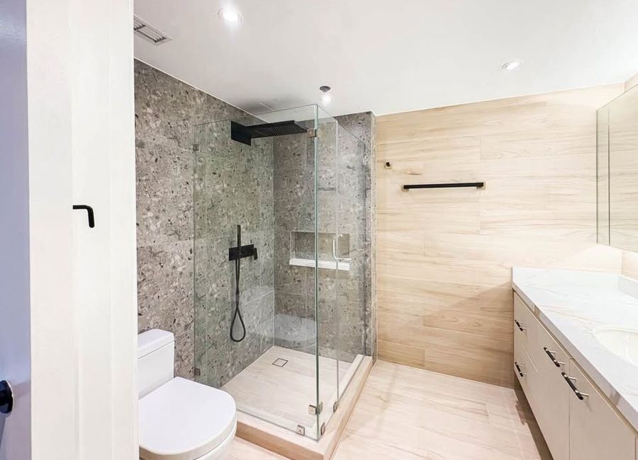 BARE 3BR UNIT WITH PARKING FOR SALE IN ONE ROXAS TRIANGLE | Lamudi.com.ph