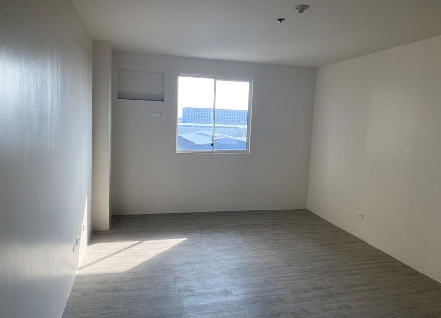 BARE STUDIO TYPE UNIT IN AMAIA STEPS CAPITOL CENTRAL BACOLOD CITY ...