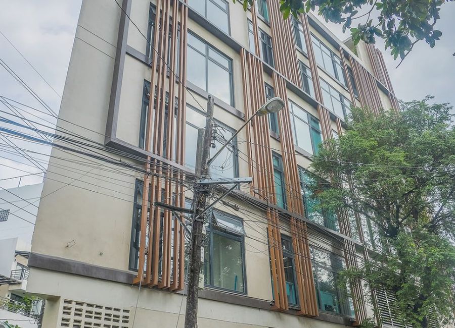 Commercial building for sale in Mandaluyong city | Lamudi.com.ph