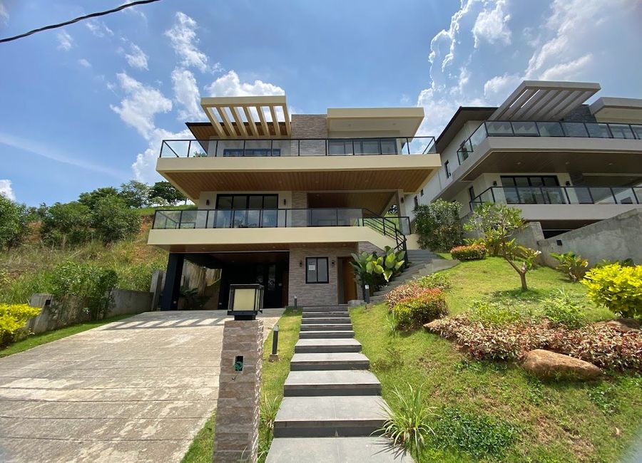 Experience Elegance: The Perchs Windsor Model with Bi-Level Balconies ...