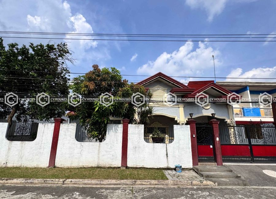 BUNGALOW HOUSE AND LOT FOR SALE IN TIMOG PARK – ₱11.5M 🏡 | Lamudi.com.ph