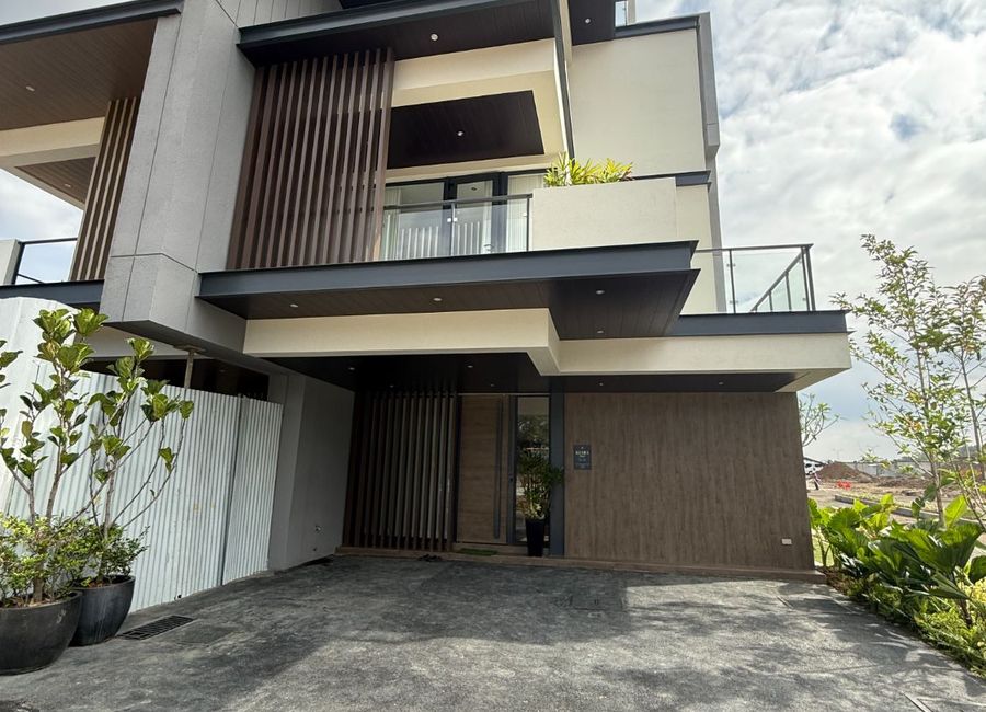M Residence: Your Private Gated Escape in Capitol Hills - Rey | Lamudi ...