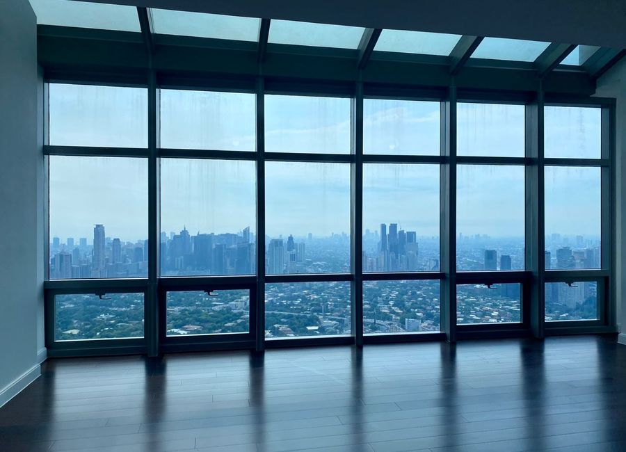 Bi-Level Penthouse for Sale in The Suites, BGC, Taguig City | Lamudi.com.ph