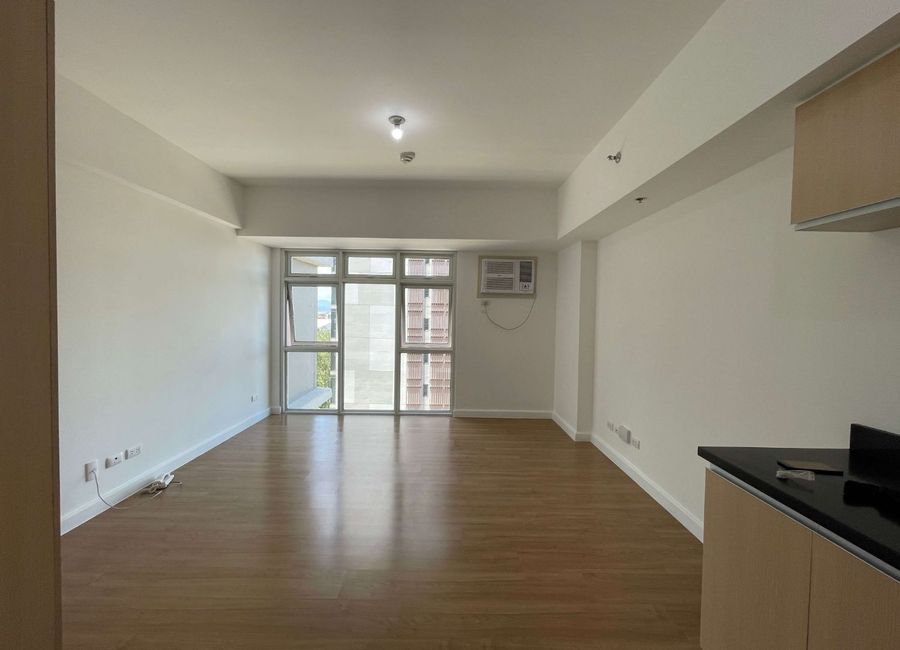 Newly Turnover The Veranda Studio Unit for rent in Arca South Taguig ...
