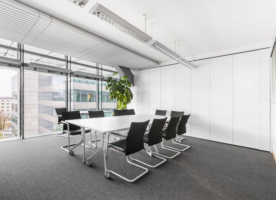 Temukan ruang kantor di Regus Plaza Asia untuk 4 orang dengan layanan ...