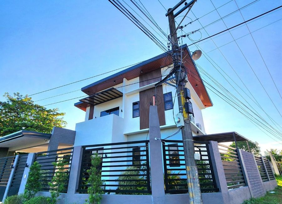 Corner 2-Storey Modern House and Lot in Mabalacat Gate Clark | Lamudi ...