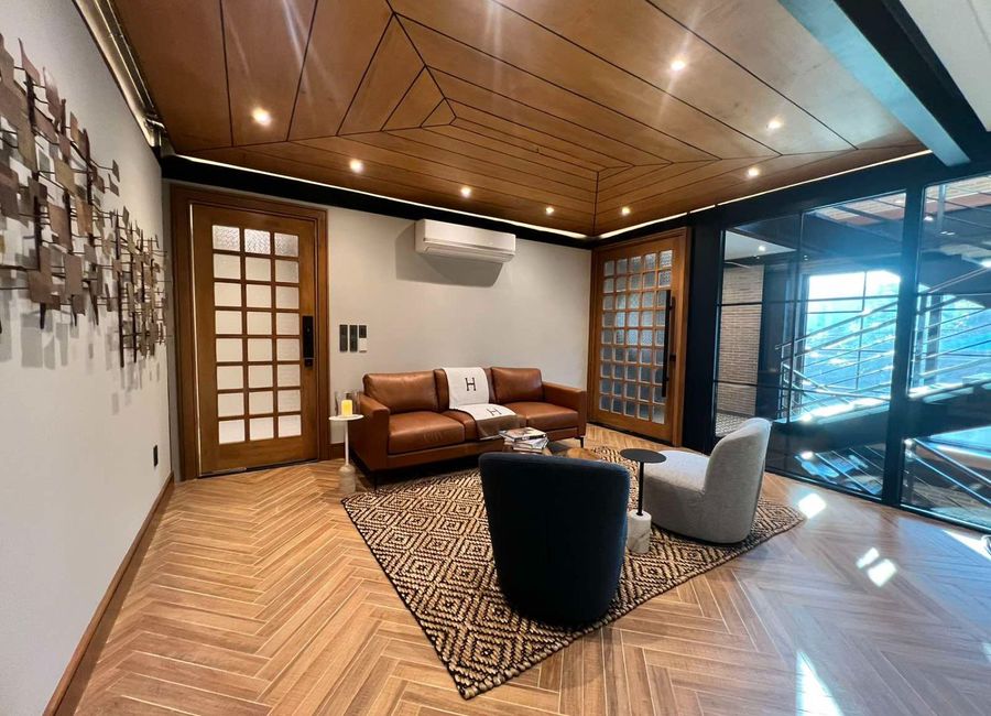 Rare Find! Brand New 3-Storey Brownstone Home w/ Roof Deck & 7-Car ...