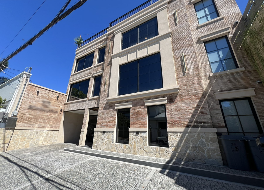 Rare Find! Brand New 3-Storey Brownstone Home w/ Roof Deck & 7-Car ...