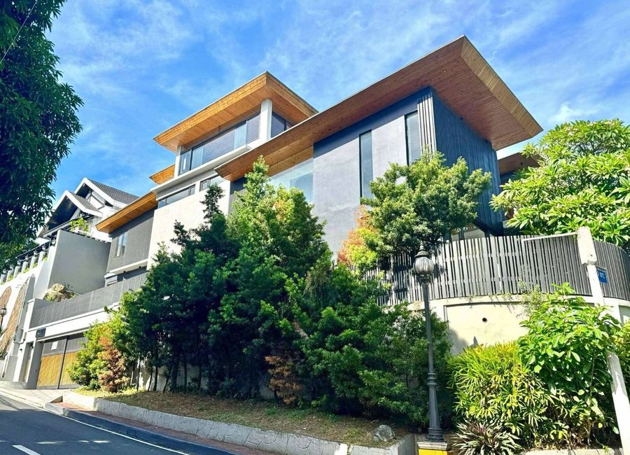 Luxurious Corner House and Lot for Sale in St. Ignatius Village, Quezon ...