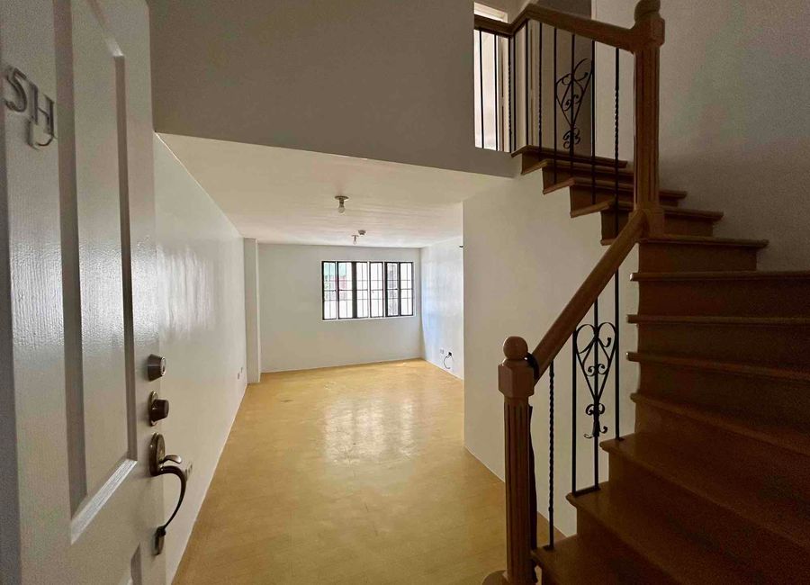 For Rent: Unfurnished 2 Bedroom Loft Type in California Garden Square ...