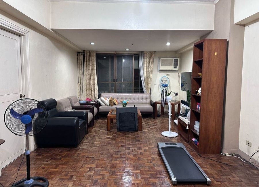 Spacious 2 Bedroom Unit for Sale in LPL Plaza, Salcedo Village, Makati ...