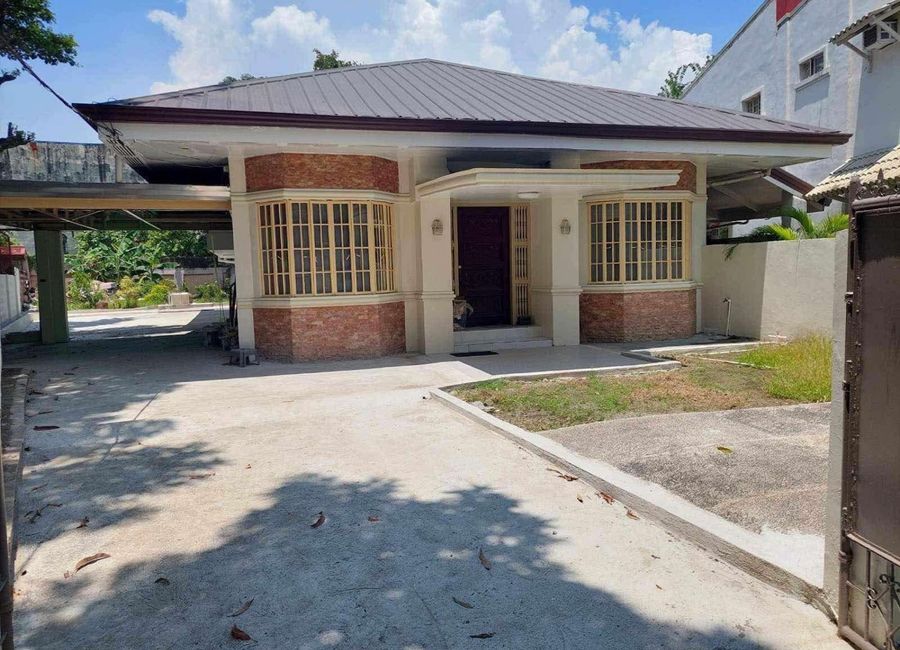 MERVILLE PARK SUBDIVISION 4 BEDROOM HOUSE AND LOT FOR SALE | Lamudi.com.ph