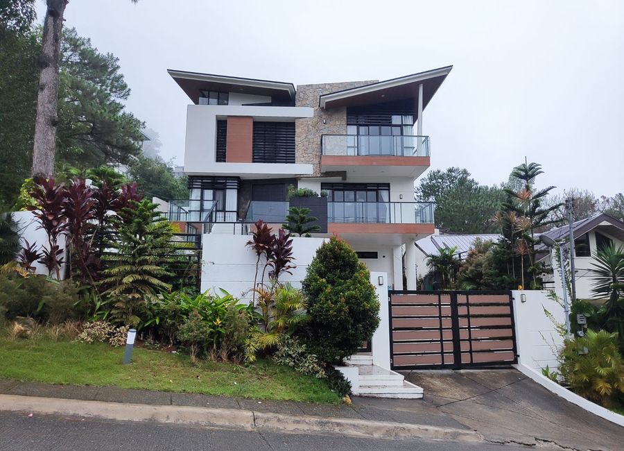 Newly Renovated Fully Furnished 3-Storey Vacation Home For Sale in Camp ...