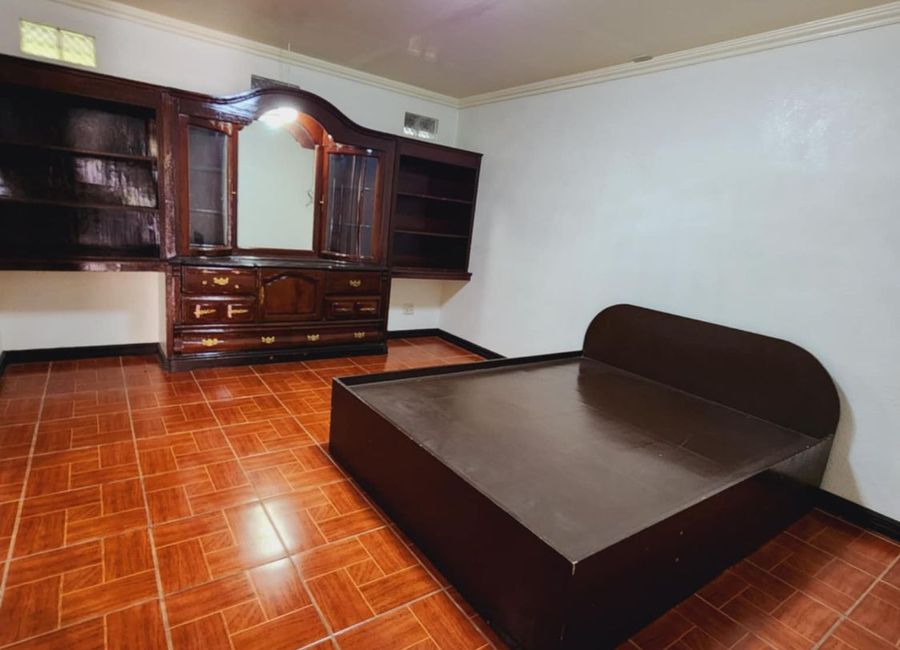 Pre-owned 2-Storey 4 Bedroom House For Sale Located in Dontogan Baguio ...