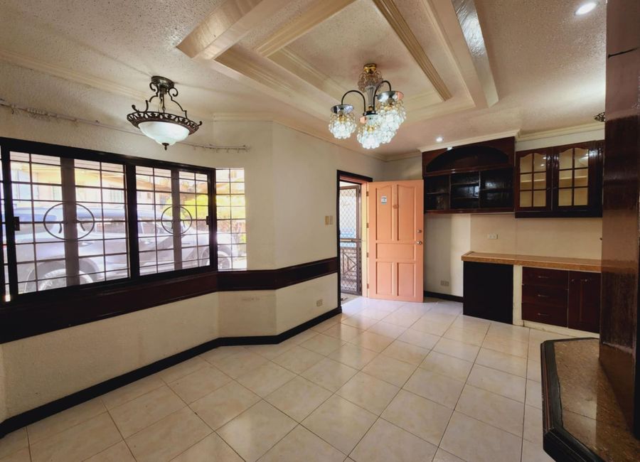 Pre-owned 2-Storey 4 Bedroom House For Sale Located in Dontogan Baguio ...