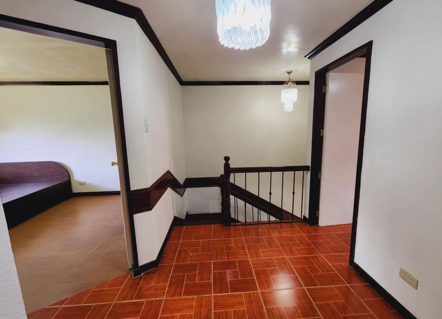 Pre-owned 2-Storey 4 Bedroom House For Sale Located in Dontogan Baguio ...