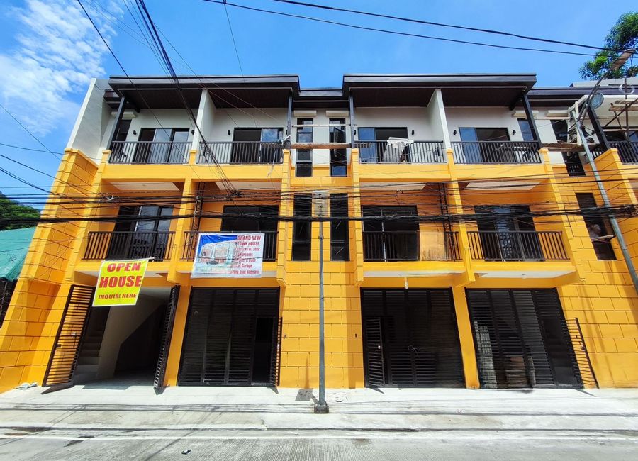 Santa Ana Manila 3 Storey Townhouse For Sale W/Attic near OB Montessori ...