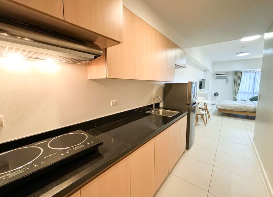 For Rent! Studio Unit in The Gentry Residences, Salcedo Village, Makati ...