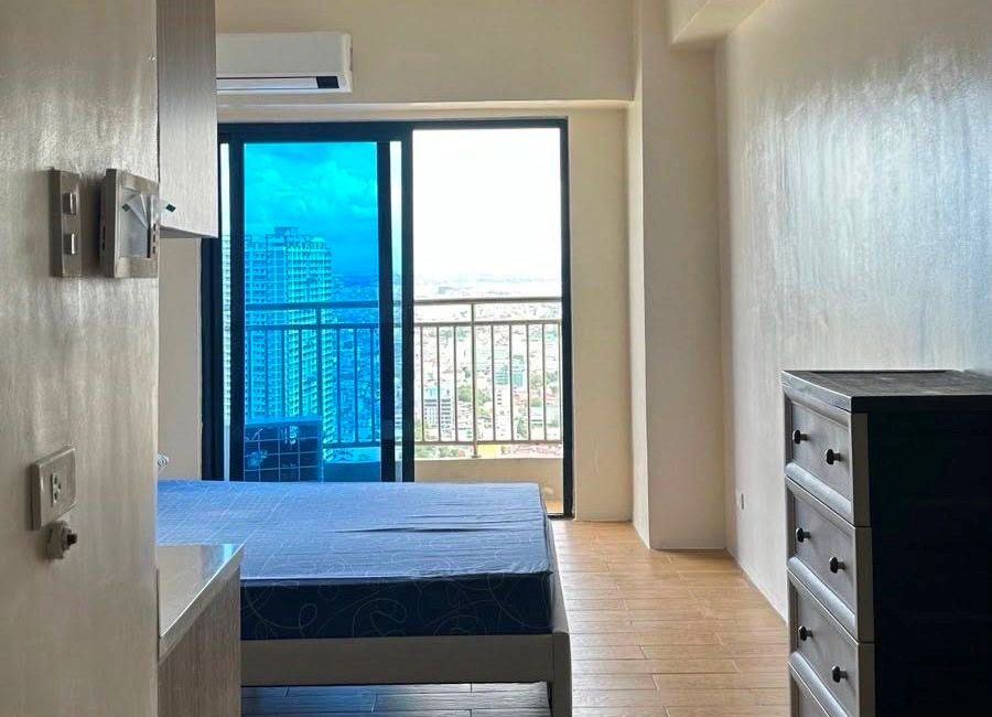 Studio condo unit for Rent in R Square Residences Malate Manila ...
