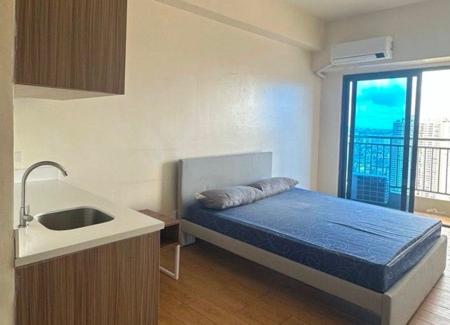 Studio condo unit for Rent in R Square Residences Malate Manila ...