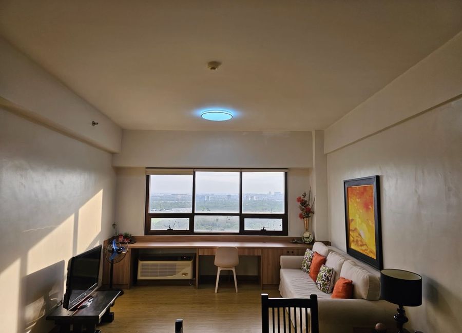 FOR SALE: ICON RESIDENCES | 1BR, 1CARPARK | Lamudi.com.ph