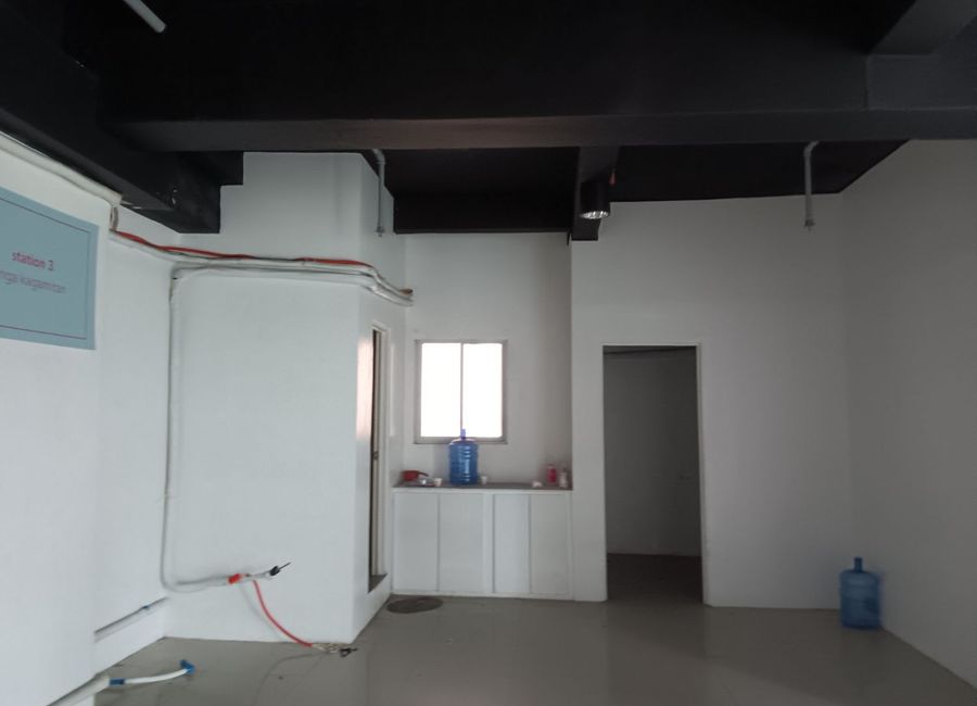 100 SQM Fitted Office Space for Lease in Quezon City | Lamudi.com.ph