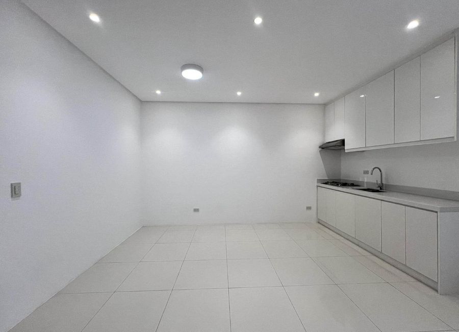 For Sale 4 Bedroom 3 Storey Townhouse in Project 2 Quezon City. 26.5M ...