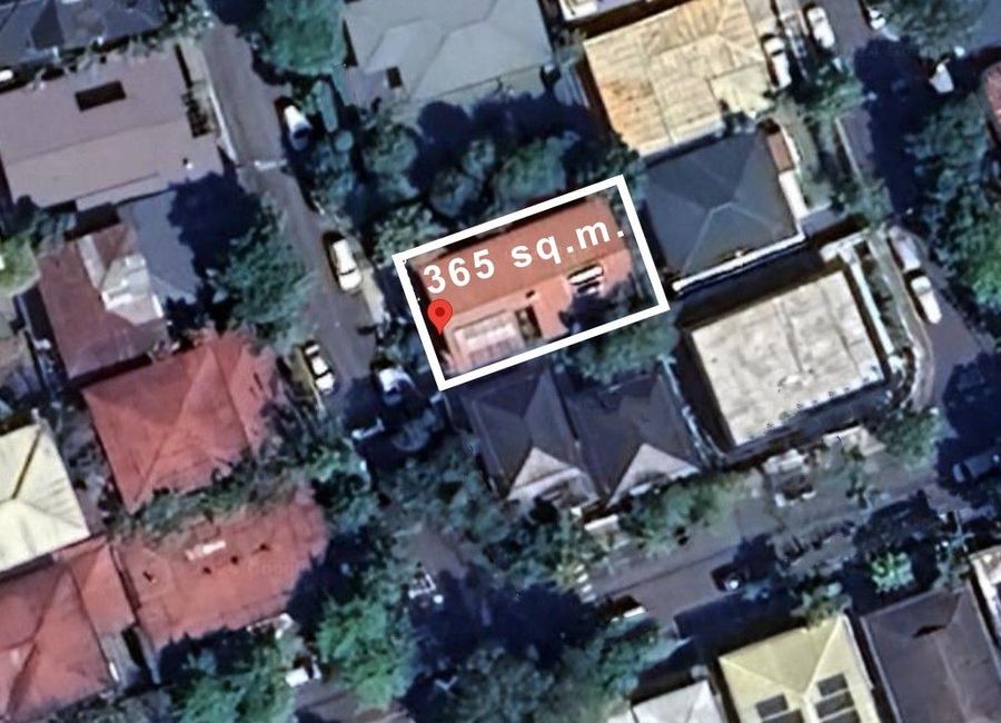 For Sale: Old Teardown House in Makati | Lamudi.com.ph