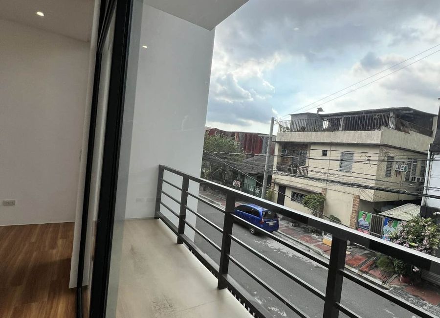 For Sale 3 Storey Townhouse in Project 2 Quezon City. KSA | Lamudi.com.ph