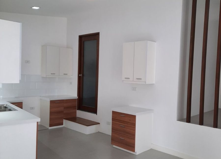 For Sale! Preowned Bungalow House and Lot in Project 4 QC -AJCQ ...