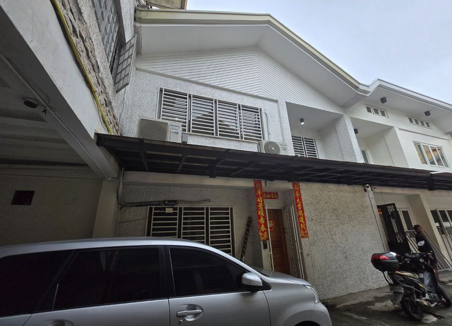 GR537 Pre-Owned 1 Car Townhouse For Sale in D. Tuazon, Quezon City ...