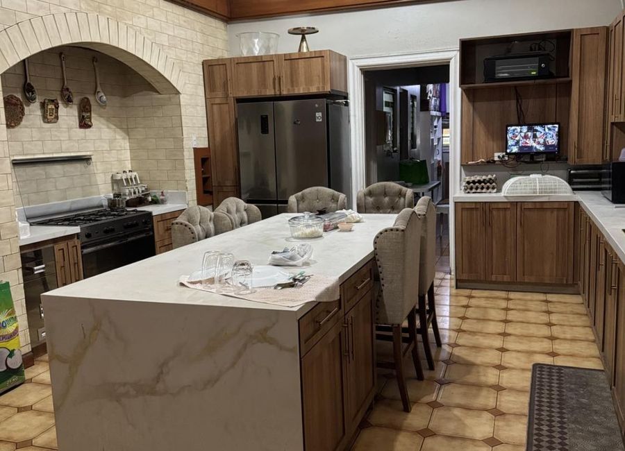 Xavierville Subdivision 5 Bedrooms Semi-Furnished House and Lot w ...