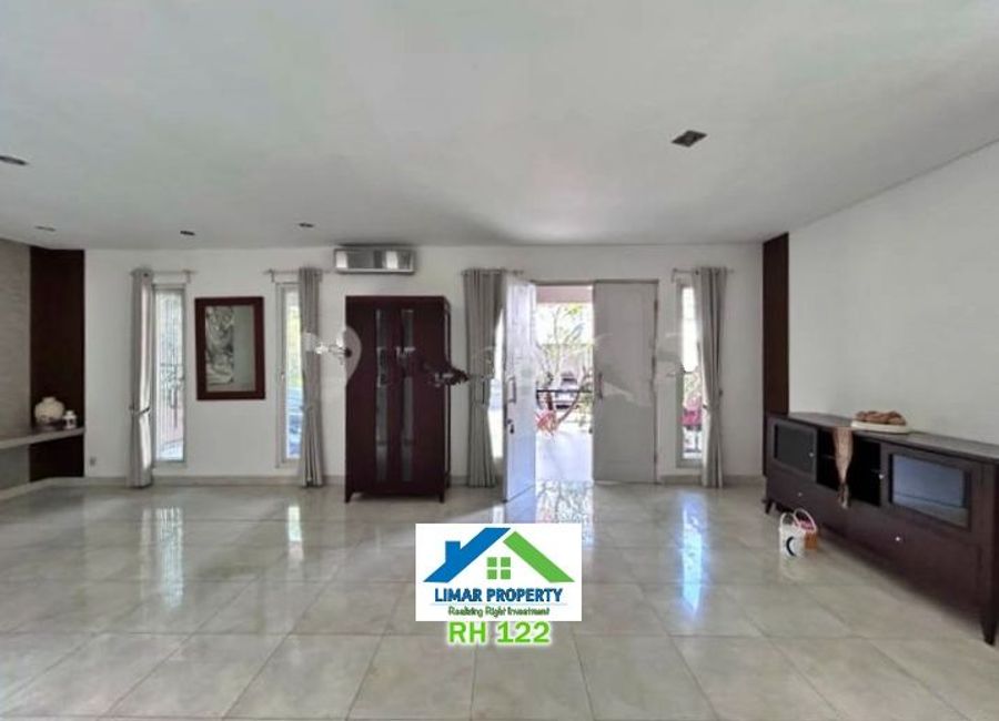 Disewakan Rumah Cozy dan Sangat Strategis Raffles Hills Cibubur ...