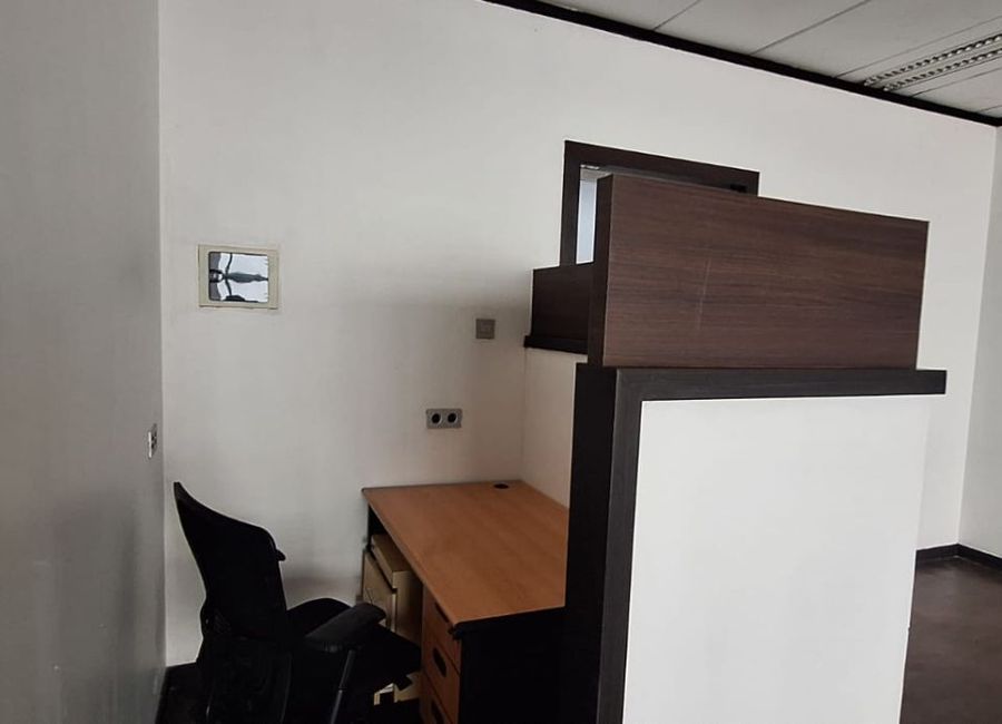 Sewa Kantor Semi Furnish 425 m2 di Gedung RDTX Square Kuningan | Lamudi ...