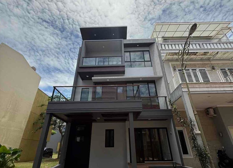 DIJUAL RUMAH CLUSTER ATLANTA VILLAGE GADING SERPONG | Lamudi.co.id