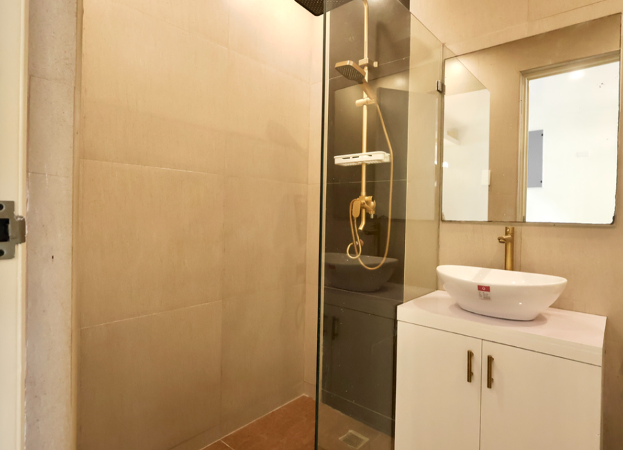 🏠 Affordable 6-Bedroom Townhouse for Sale in Milkyway Rainbow ...