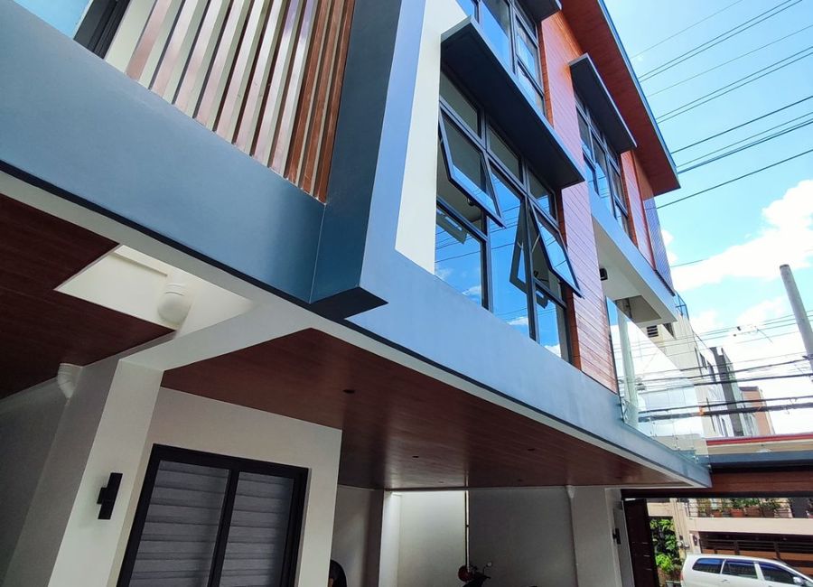 Cubao Townhouse with 2-3 Car Garage End Unit Available near P. Tuazon ...