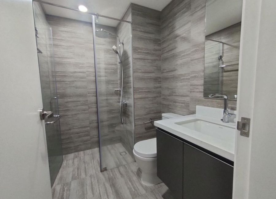 1BR IN CENTURY SPIRE, MAKATI CITY, 56.04SQM | Lamudi.com.ph