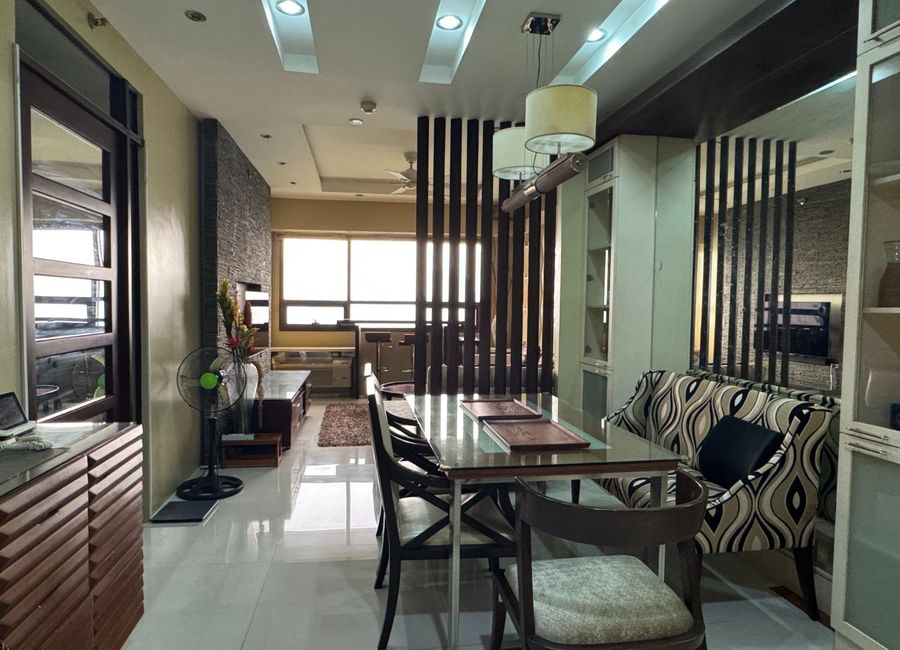 Icon Residences BGC 2 bedroom with parking slot for sale | Lamudi.com.ph