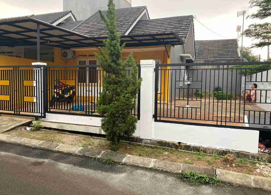 Rumah Lahan Luas Hook Strategis di Depok 1.2 M (linda) | Lamudi.co.id