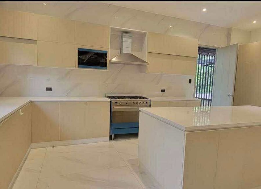 KSB : SOUTH FORBES PARK MAKATI 3BEDROOM 1.5B | Lamudi.com.ph