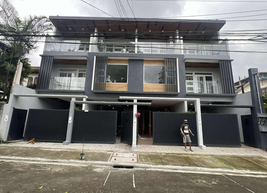 3 Storey Townhouse For Sale in Brgy.Central Quezon City near Savemore ...