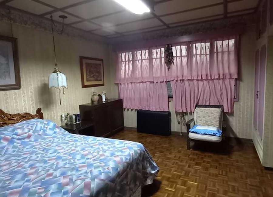 FOR SALE House & Lot located at Capitol 8 Subd., Brgy. Kapitolyo, Pasig ...