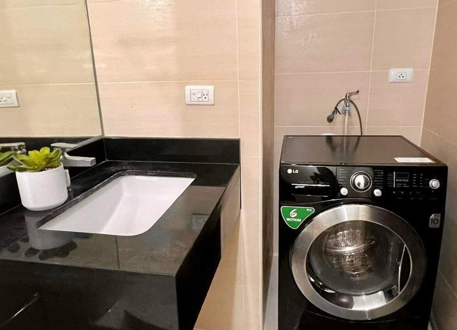 Stylish Studio in the Heart of BGC – 37sqm at Verve Residences | Lamudi ...